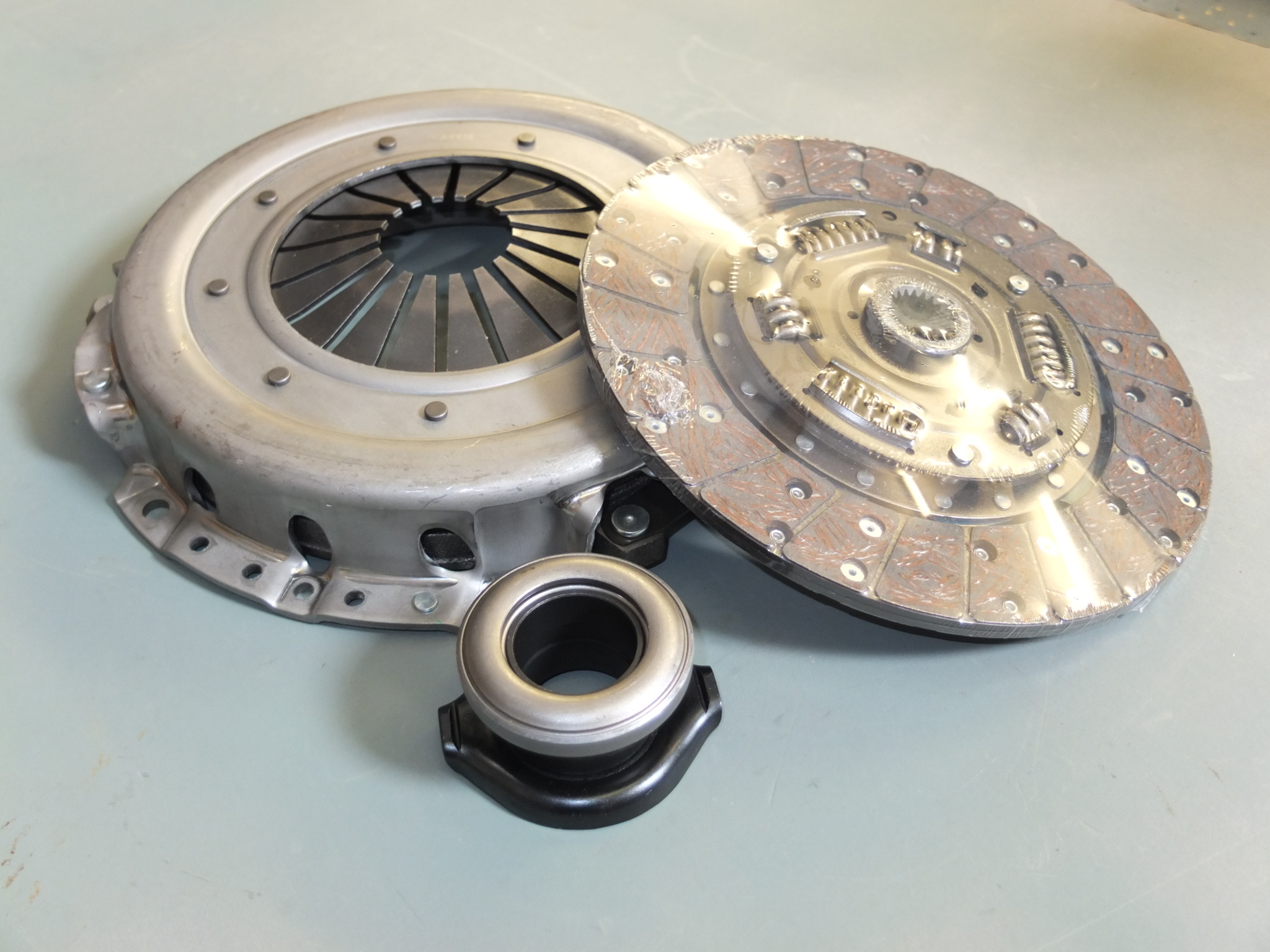 New BGTV8 complete clutch kit - MG V8 and MG RV8 car parts