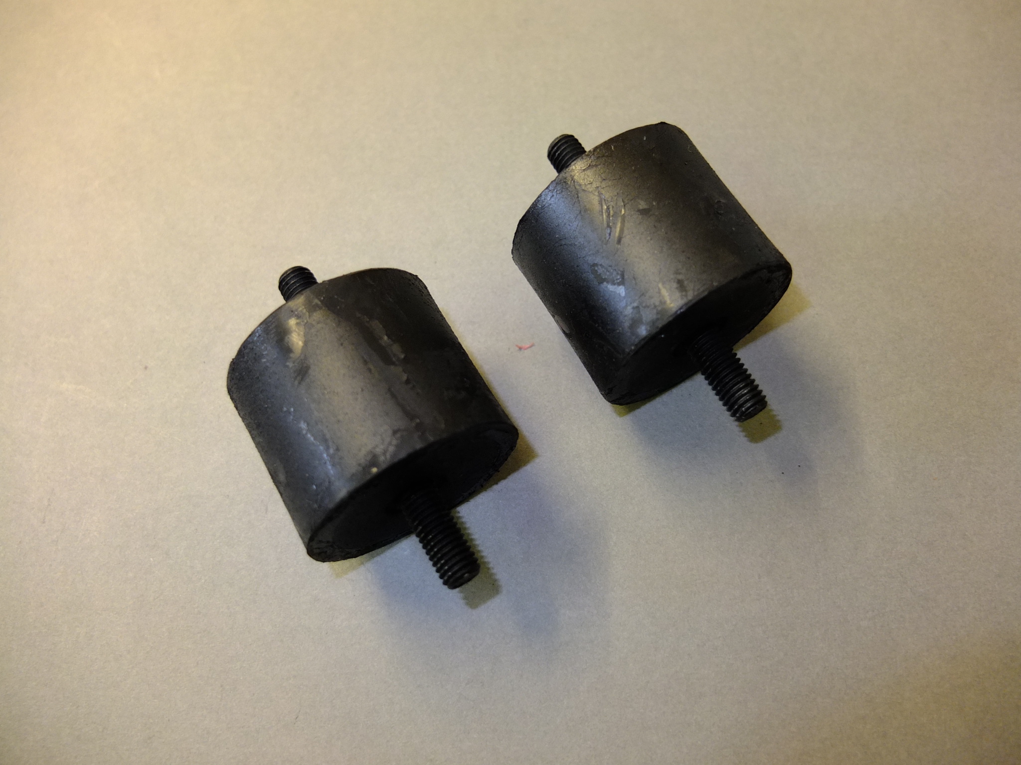 RV8 Gearbox R/mount - MG V8 and MG RV8 car parts