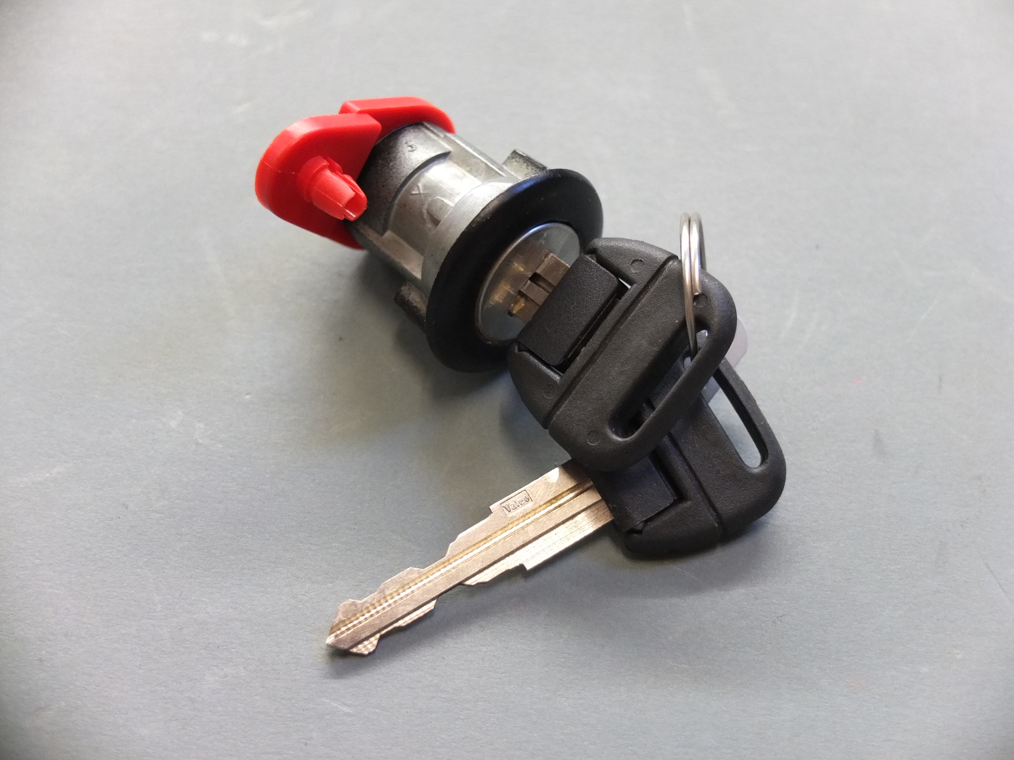 RV8 door and key assembly - MG V8 and MG RV8 car parts