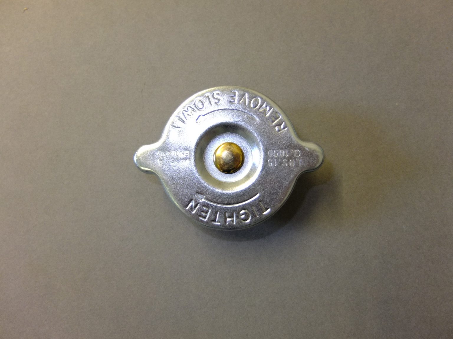 RV8 Radiator Cap - 15lbs - MG V8 and MG RV8 car parts